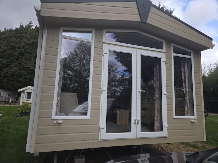 Cosy Private Affordable Escape Holiday Home - Northampton