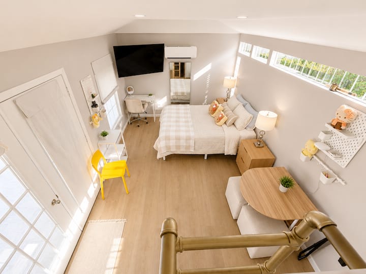 Charming Safe Studio Cottage | Dog-friendly Cozy - Boca Raton, FL