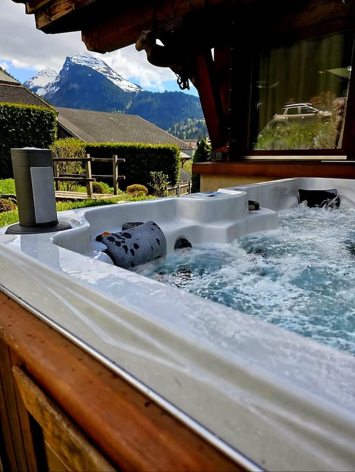 Large Superior Style Chalet - Central Location - Morzine