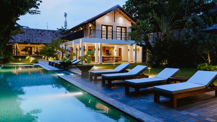Jalapura: A Modern Tropical 5br Haven In Umalas. - Canggu