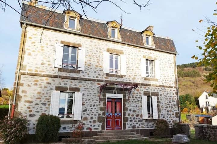 Grande Maison 
(17 Pers) 
Vallée Du Puy Mary - Cantal