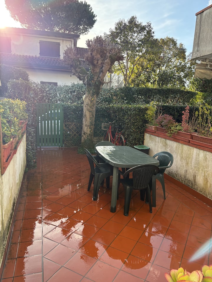 Villetta A Schiera, Con Giardino Fronte Retro. - Forte dei Marmi