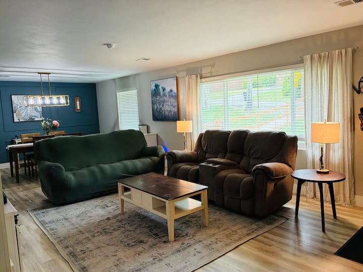 3bed/1.5ba W/dedicated Workspace Close To Downtown - Chattanooga, TN