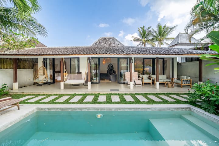 Stylish 4br Villa W Outdoor Bath & Pool In Ubud - ウブド
