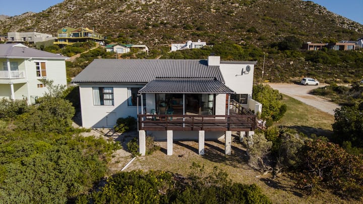 Peaceful Coastal Getaway - Pringle Bay