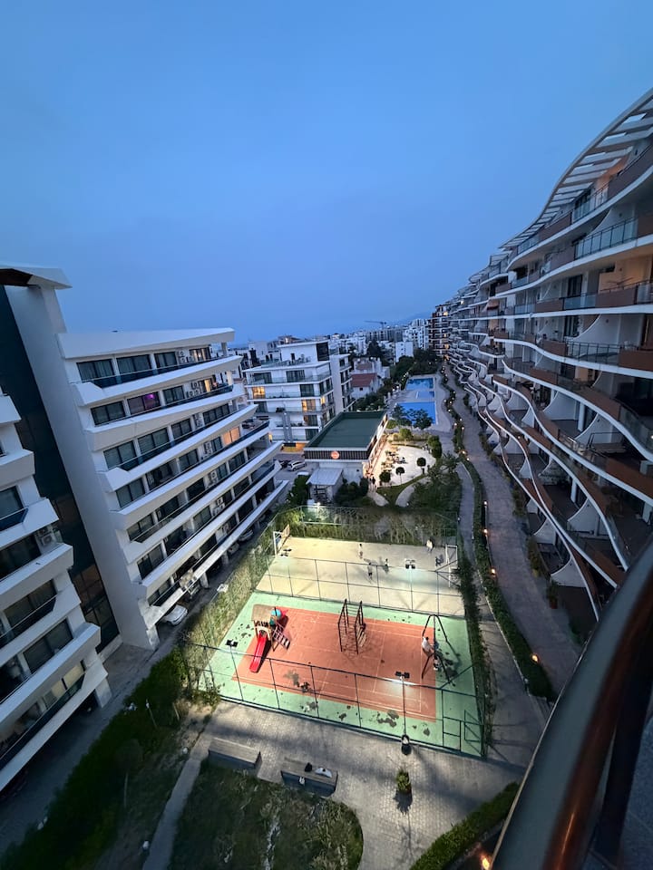 Luxury 2+1 High Floor Sea View & Pool (Main Host) - Girne