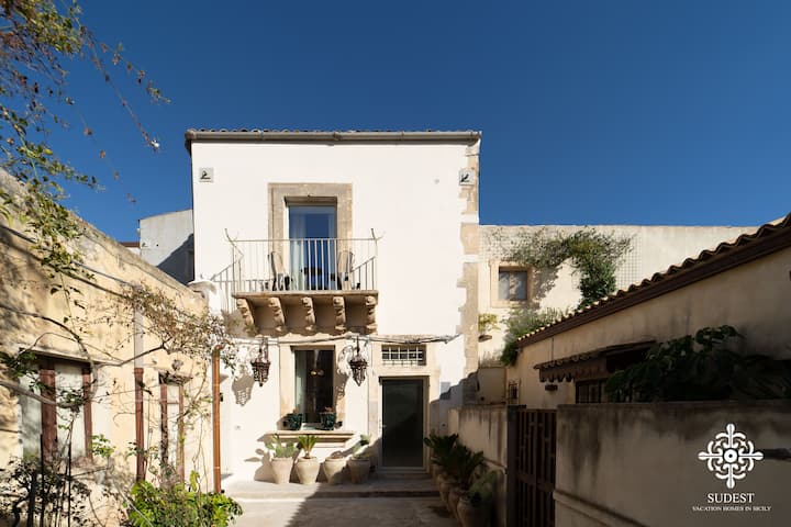 Casa Philomena - Historic Charm In City Center - Noto