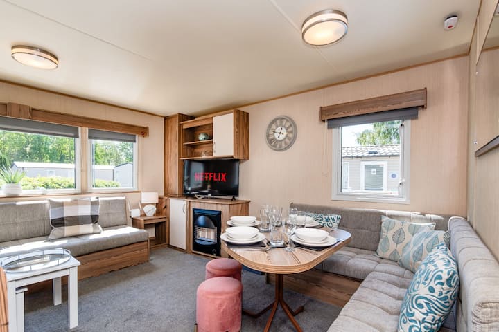 Przyczepa Campingowa 3 Sypialnie Z Trasem - Haddington