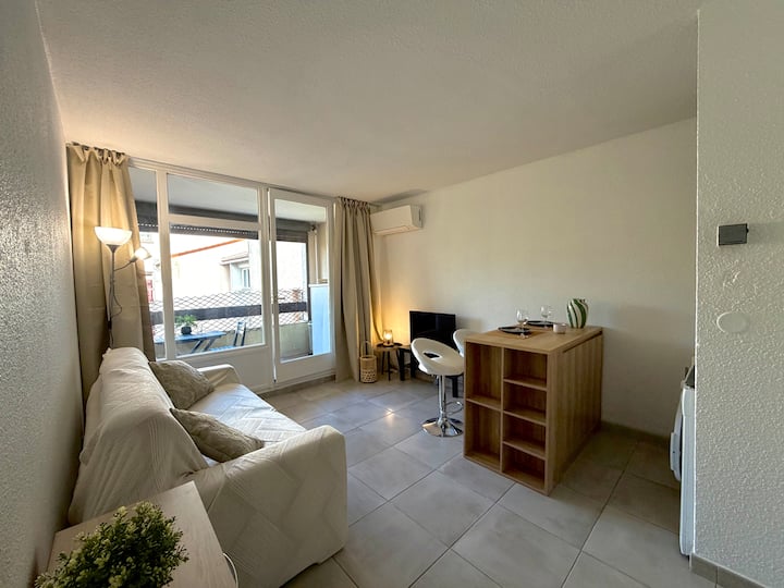 Cosy Studio Terrasse Et Piscine à Fréjus - ibis budget Fréjus Capitou A8