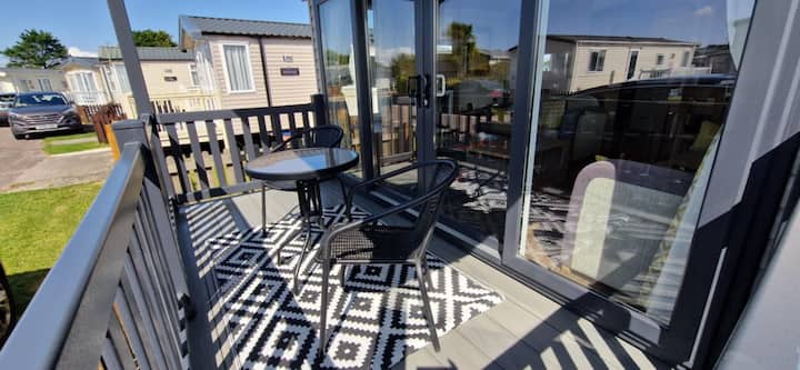 Cosy 3 Bedroom, 8 Berth Caravan, Unity, Brean - Brean