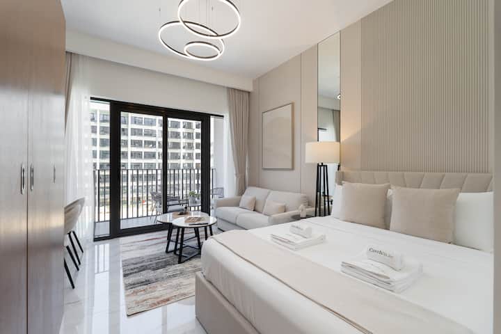 Modern Furnished Studio | Azizi Mirage Studio City - Dubaï