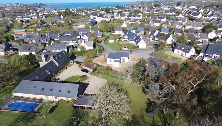 Maison Trois Chambres 1,5 Km De La Mer. Piscine. - Lannion