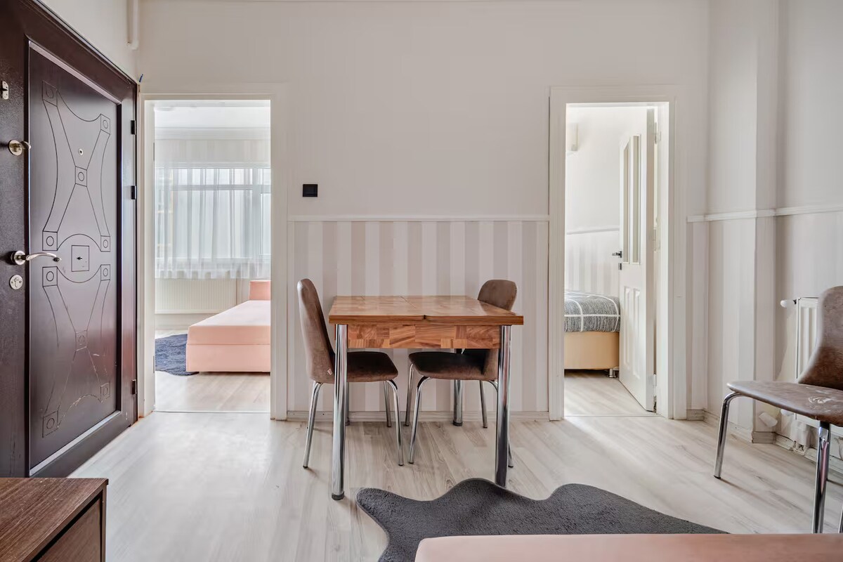 1 Min to Metro & Tram, 2 AC, 3 bedroom,5 Star flat - Flats for Rent in ...
