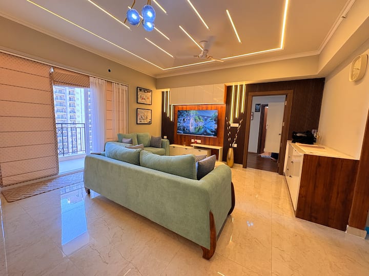 The Royal Courtyards - Noida