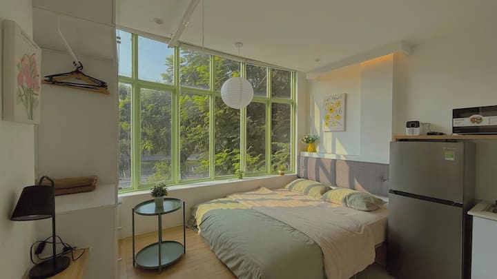 Best Location | Leafy @ Cozinema | Lift Access - Ho Chi Minh City