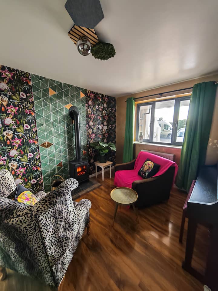 Hare & Horizon Heights - Glastonbury