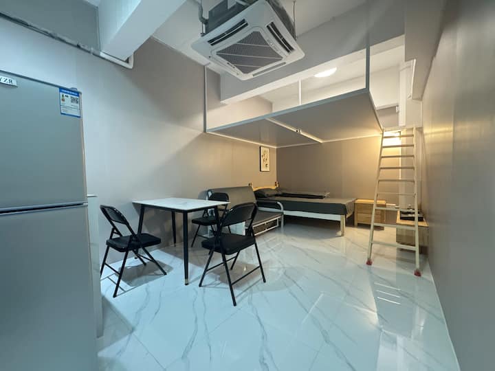 九龍東300呎開方式單位特色裝修 乾淨現代 適合年輕人 近海旁 - Kwun Tong