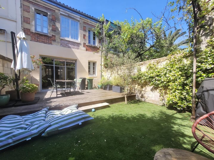 Maison De Ville, Quartier Paisible, Petit Jardin - Burdeos