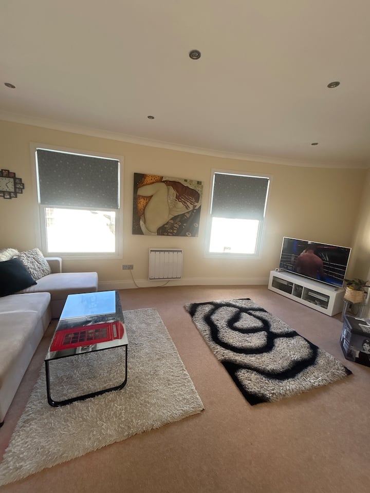 Cozy 1 Bedroom Town Apartment, Close To Amenities - Jersey