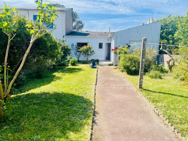 Jolie Maison T3 De Plain-pied Entièrement Rénovée - Batz-sur-Mer