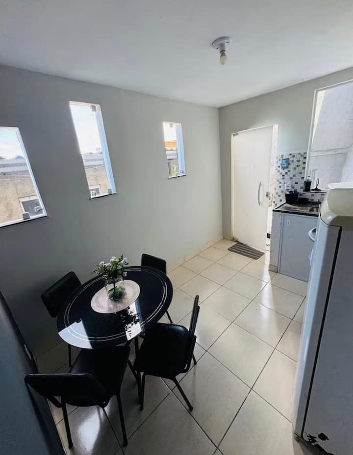 Edícula Privativa Aconchegante Fácil Acesso. - Volta Redonda