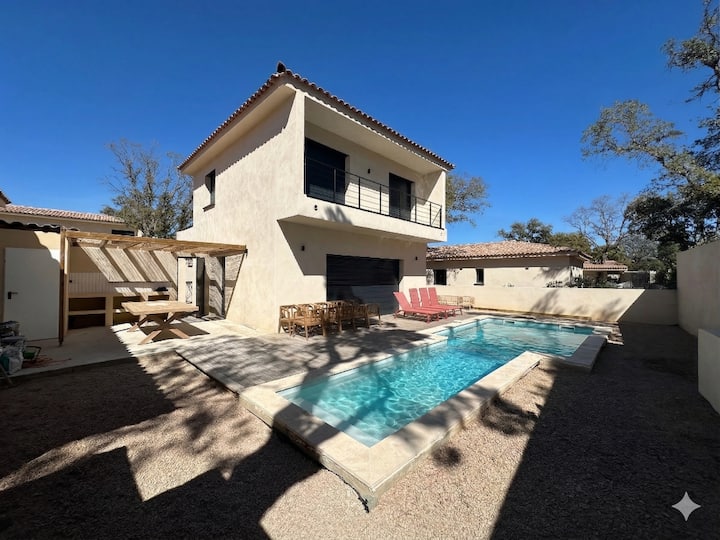 Villa Avec Piscine Privative 4 Chambres - Corse-du-Sud