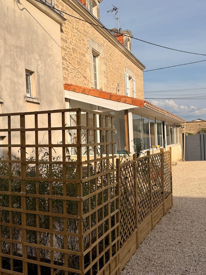 Maison Au Cœur De Doué La Fontaine - Gennes