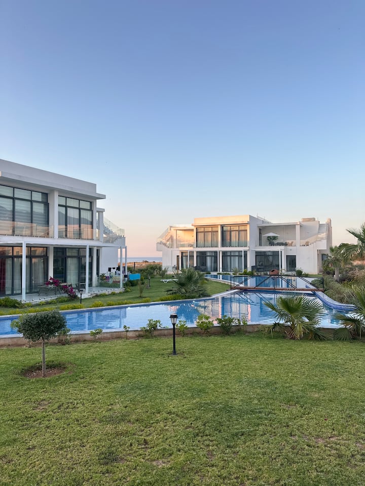 Luxury 2br Resort Escape | Pool, Spa & Beach - Nordzypern