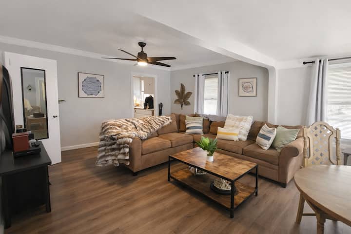 Beachwood-woodmere-orange 3 Br 1 Bath King Bed - Shaker Heights, OH