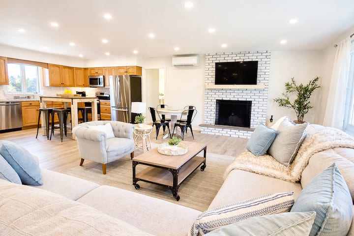 Misquamicut Beach Home | Walk To Shore In Minutes - Misquamicut, RI