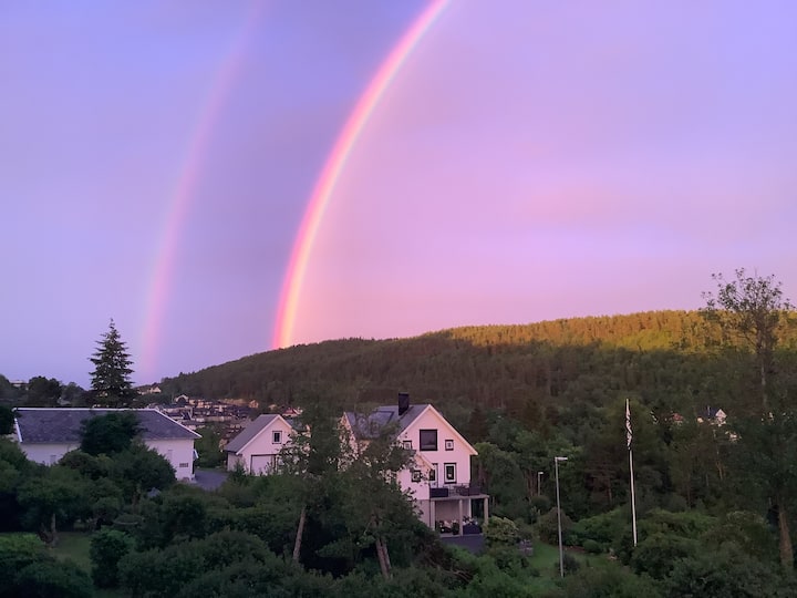 Vandberg - Idyllisk Hjem Sentralt I ÅLesund - Alesund