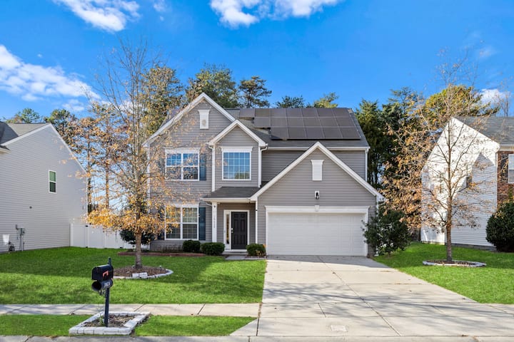 Modern 5b Home | Near Clt Airport & Carowinds - Lake Wylie, SC