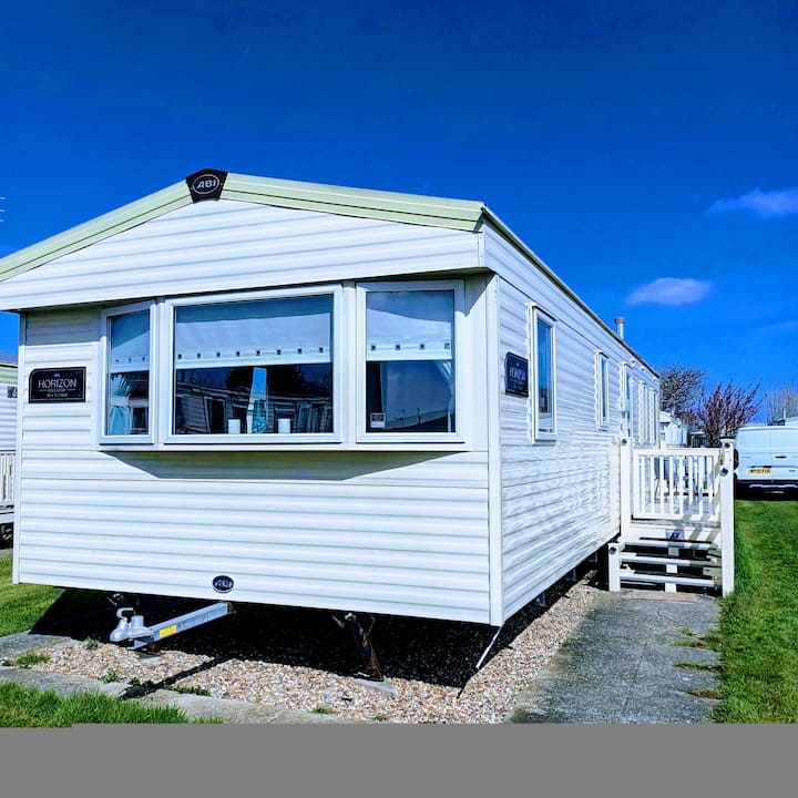 3 Bedroom Holiday Caravan. 
Sleeps Upto 8. - Ingoldmells