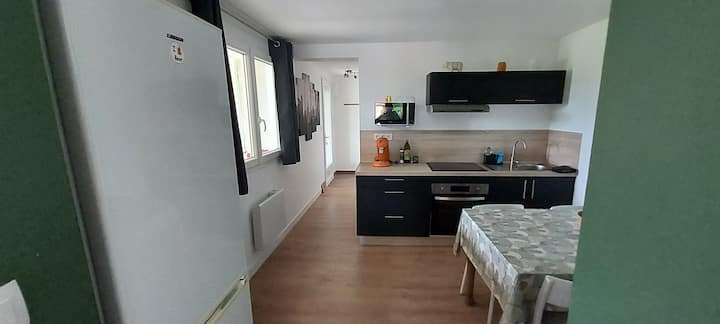 Logement Au Calme Avec Terrasse Et Piscine - Privas