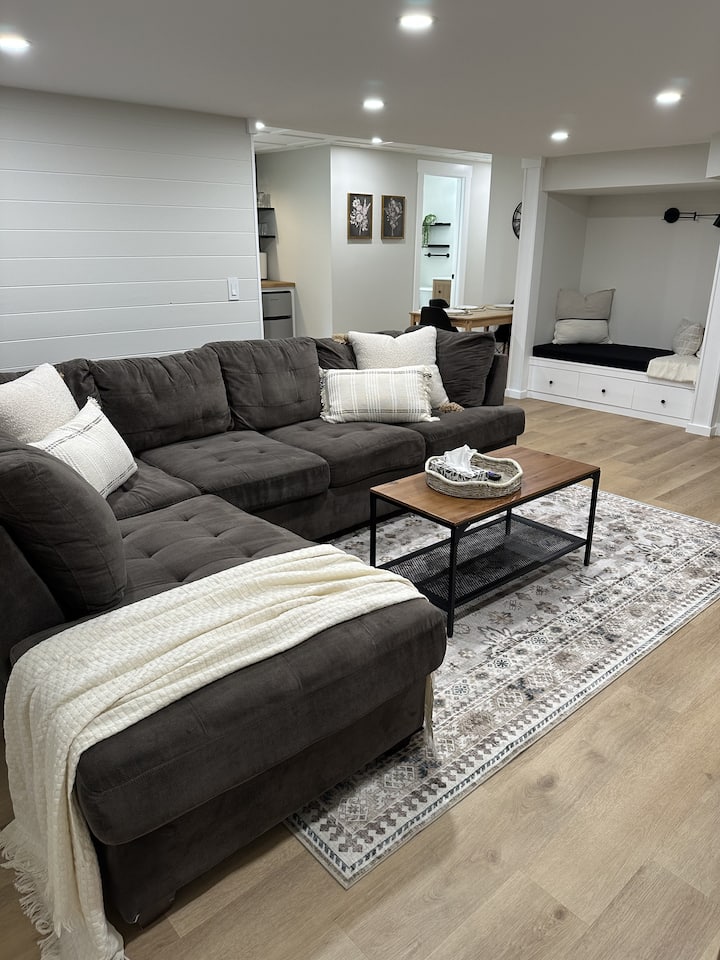 Cozy Suite Close To Downtown - Canada