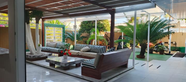 Hotel Con Habitaciónes Piscina, Yacuzzi, Desayuno - San Andrés