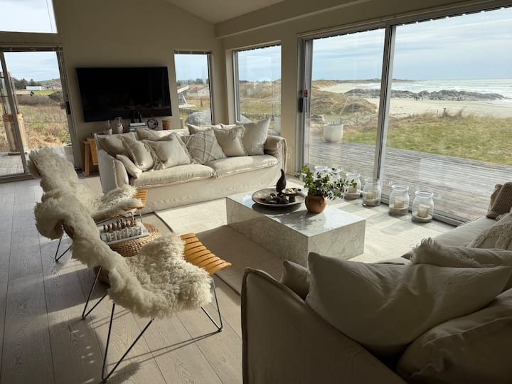 The Beach House At Hellestø - Greenland