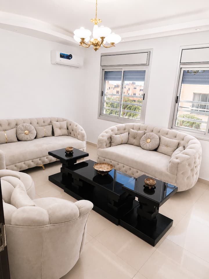Spacious 3bed Clean, Quiet & Safe
Cozy Family Stay - Amman