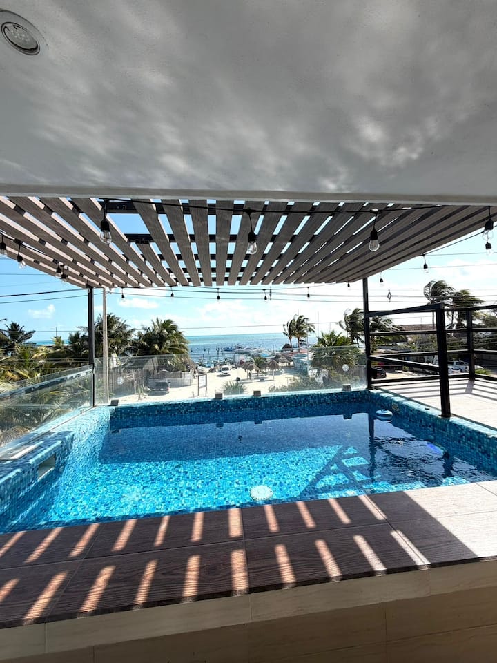 R2 Casa Frente Al Mar Vista Desde La Alberca - Isla Mujeres