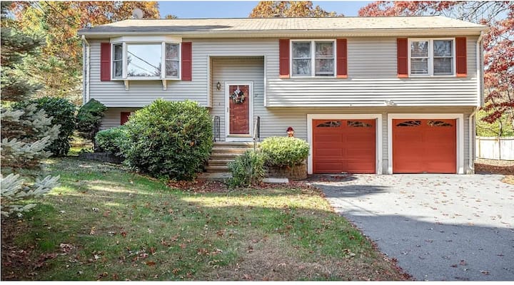 Warm And Friendly Home - Lowell, MA
