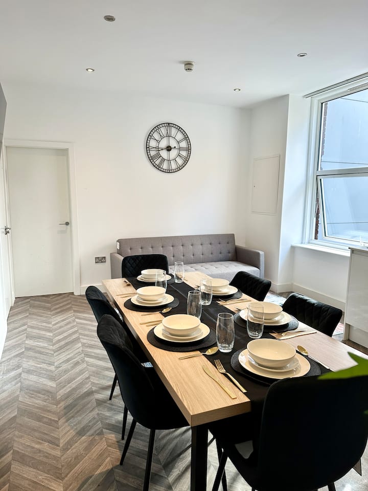 Refurbished Apartment In Sheffield City Centre - The Diamond - Sheffield