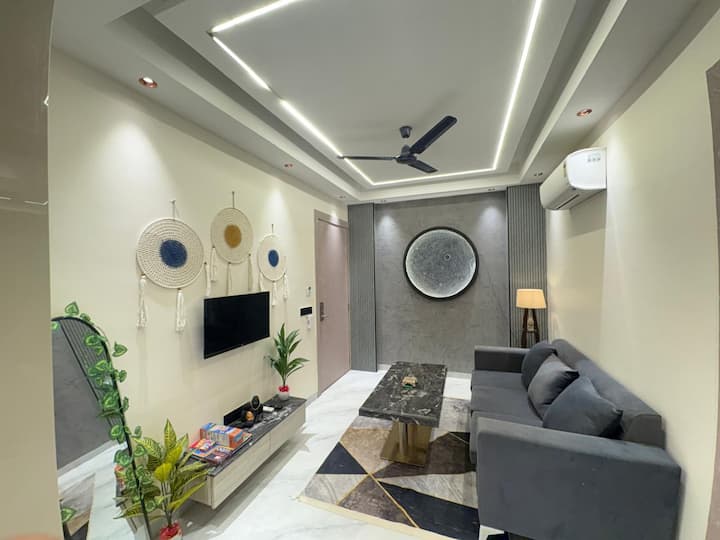 Amor Stays | 1bhk | Terrace + Kitchen + Backgarden - Gurugram