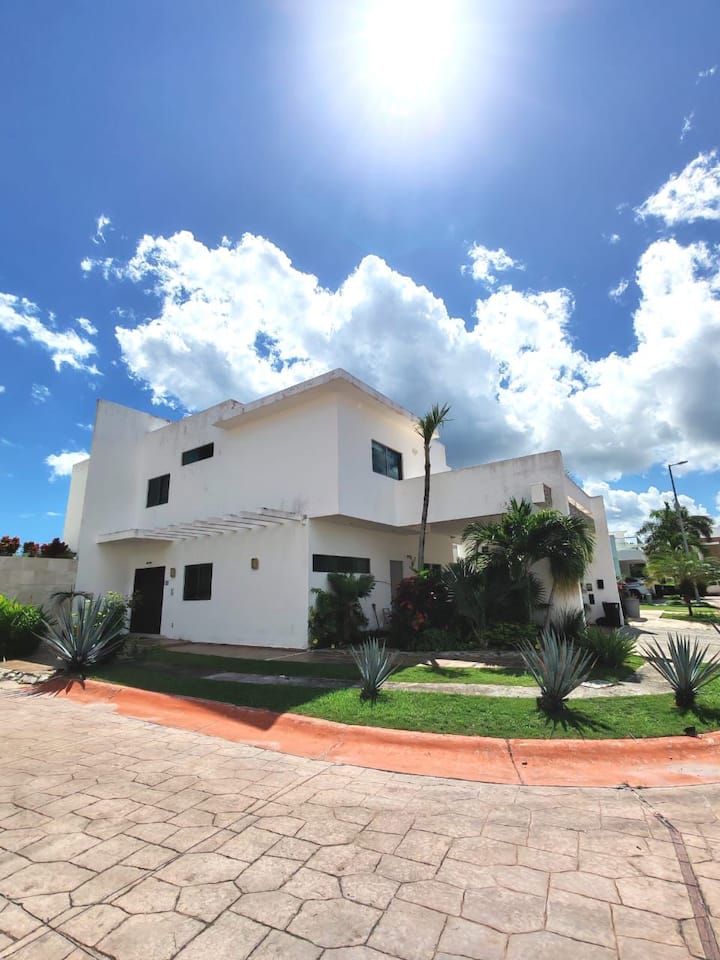 Casa Linda Y Equipada Con Seguridad - Cancún