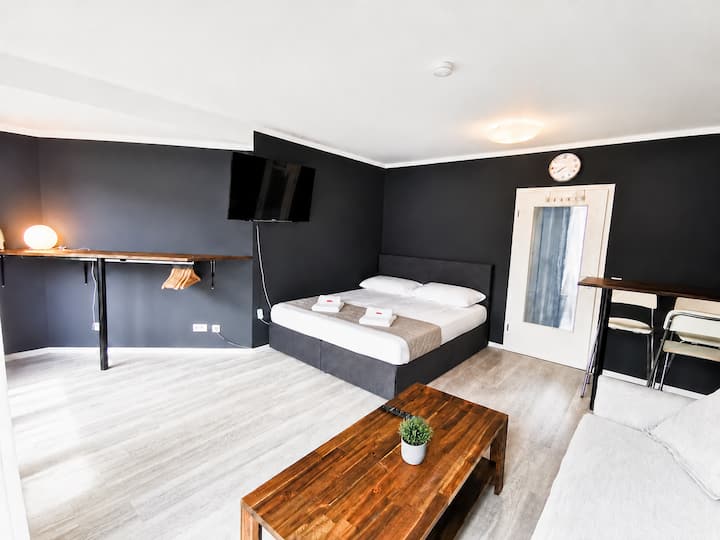 Cf44 - New Made City Centre | Balcony | Netflix - Heidelberg
