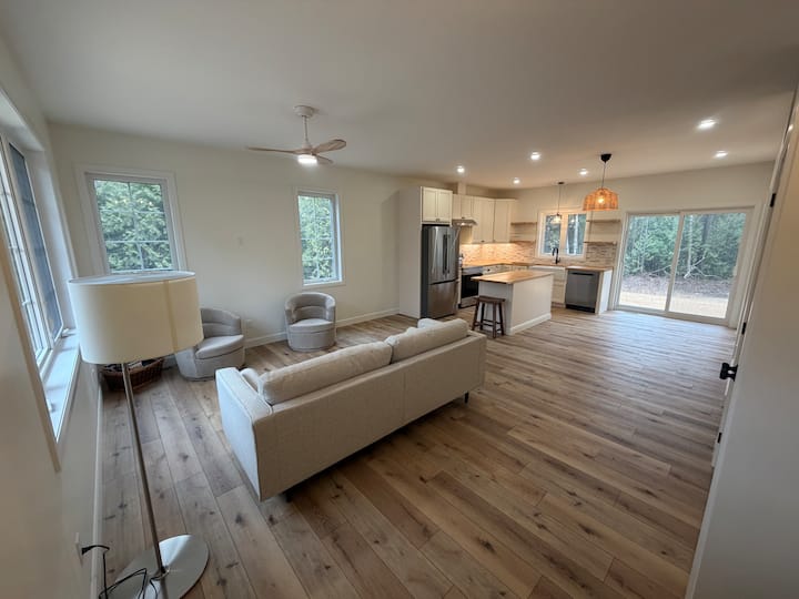 Sunny Sands Retreat-new Build-be Our First Guest ! - Sauble Beach