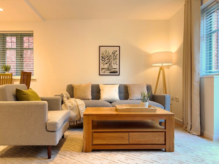 Ground-floor Suite With Parking, Bridgnorth - Bridgnorth