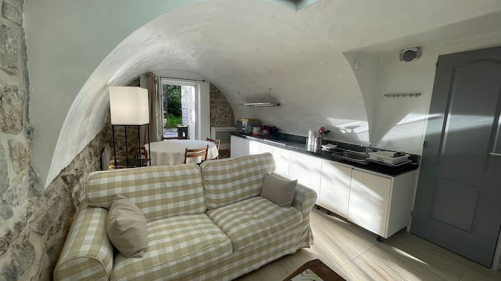 Chambre Avec Salle D’eau Wc Salon Privée - Biarritz