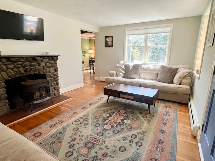 Cozy Cottage 
- World Cup Hideaway - Franklin, MA