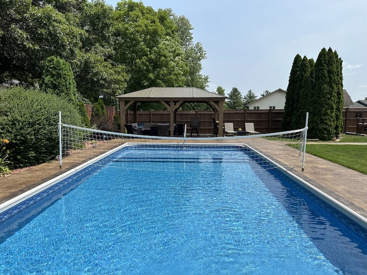 Pool, Cabana, Hot Tub, & Big Home In Spring Green! - Tower Hill State Park, Spring Green