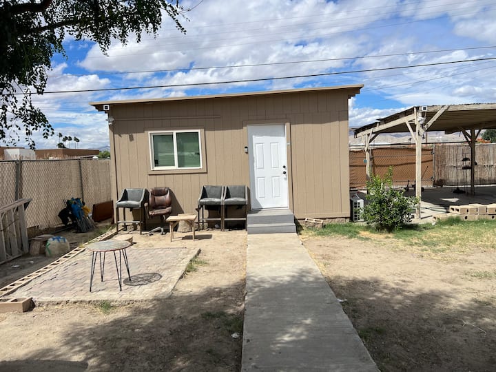 2 Bedroom 1 Bedroom Apartment - Indio, CA